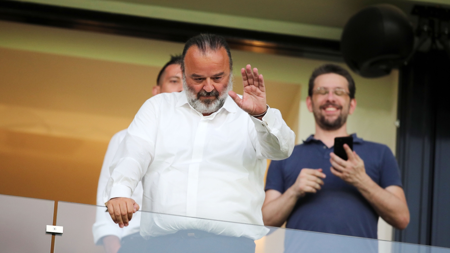 Live Stream η εκπομπή Monobala στον ΣΚΑΪ - Monobala