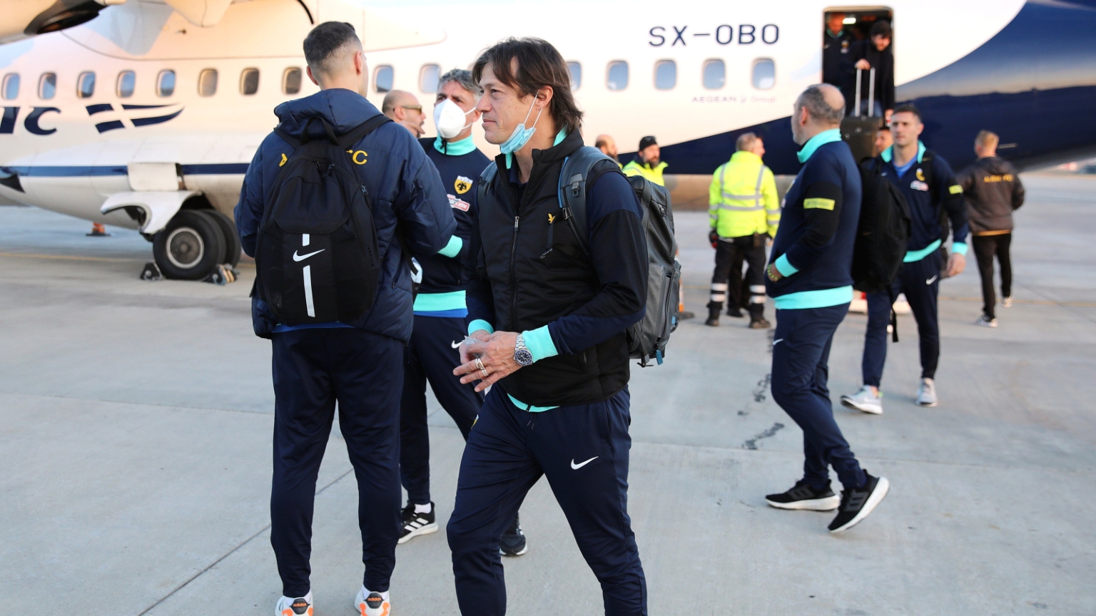 AEK: Έφτασε μέσα σε αστυνομικό κλοιό στη Θεσσαλονίκη η Ένωση (pics) - Monobala