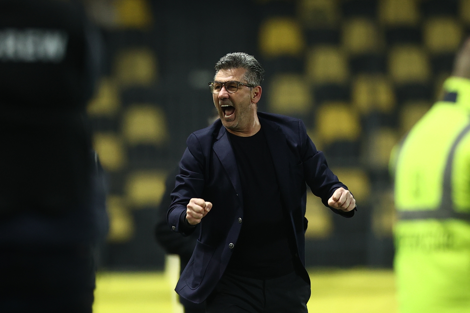 Άρης - Παναθηναϊκός: Το ξέσπασμα του Ουζουνίδη μετά το τελευταίο σφύριγμα του αγώνα (pics ...