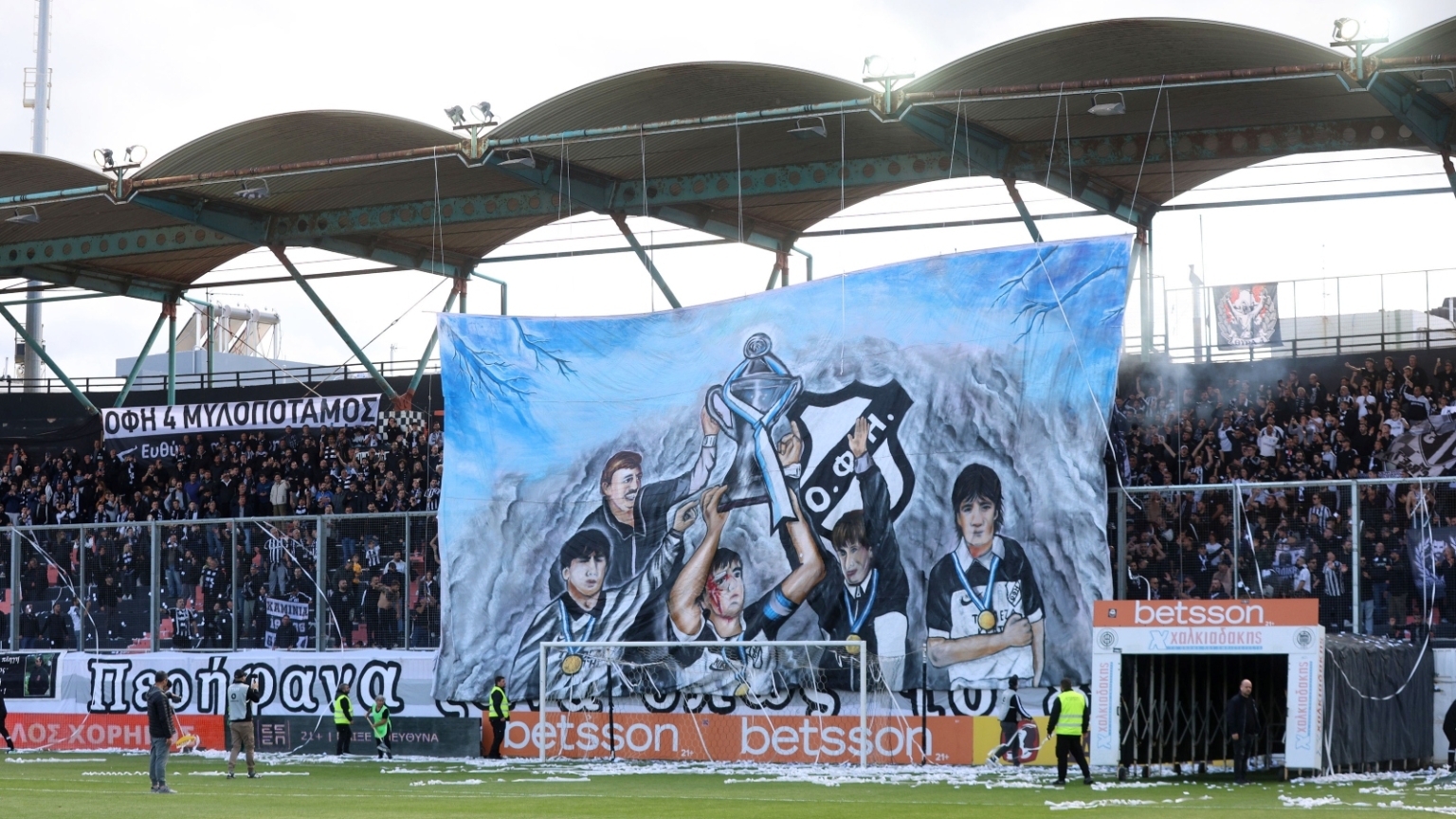 ΟΦΗ - Αστέρας ΑΚΤΟR: Το Θ. Βαρδινογιάννης «φλέγεται» με οπαδούς και των δύο ομάδων (vid&pics ...