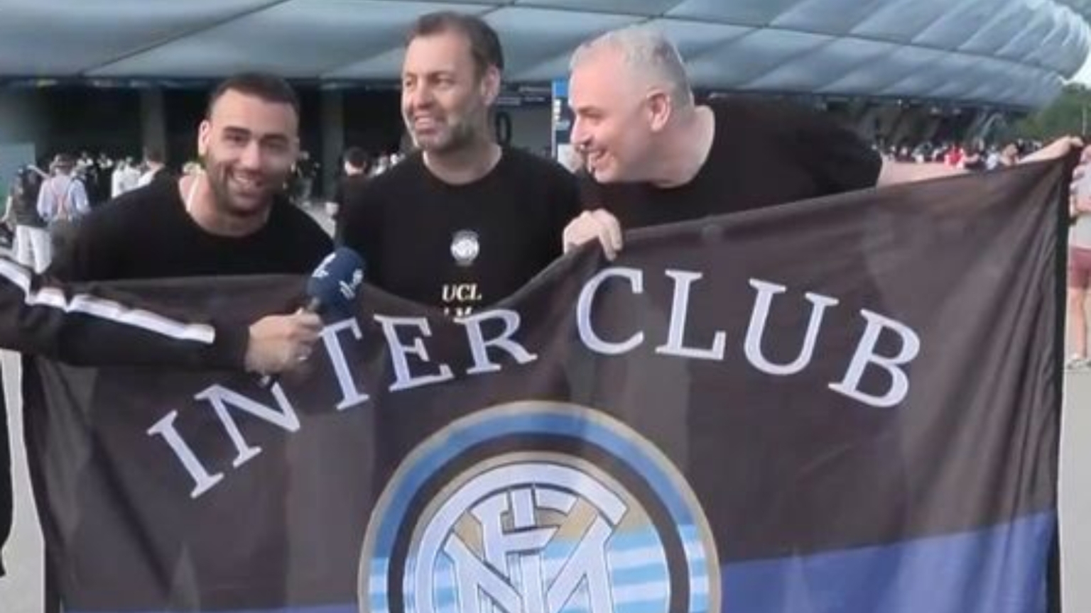 Οι Έλληνες οπαδοί της Ίντερ «κλέβουν» την παράσταση στο Μόναχο (video) - Monobala