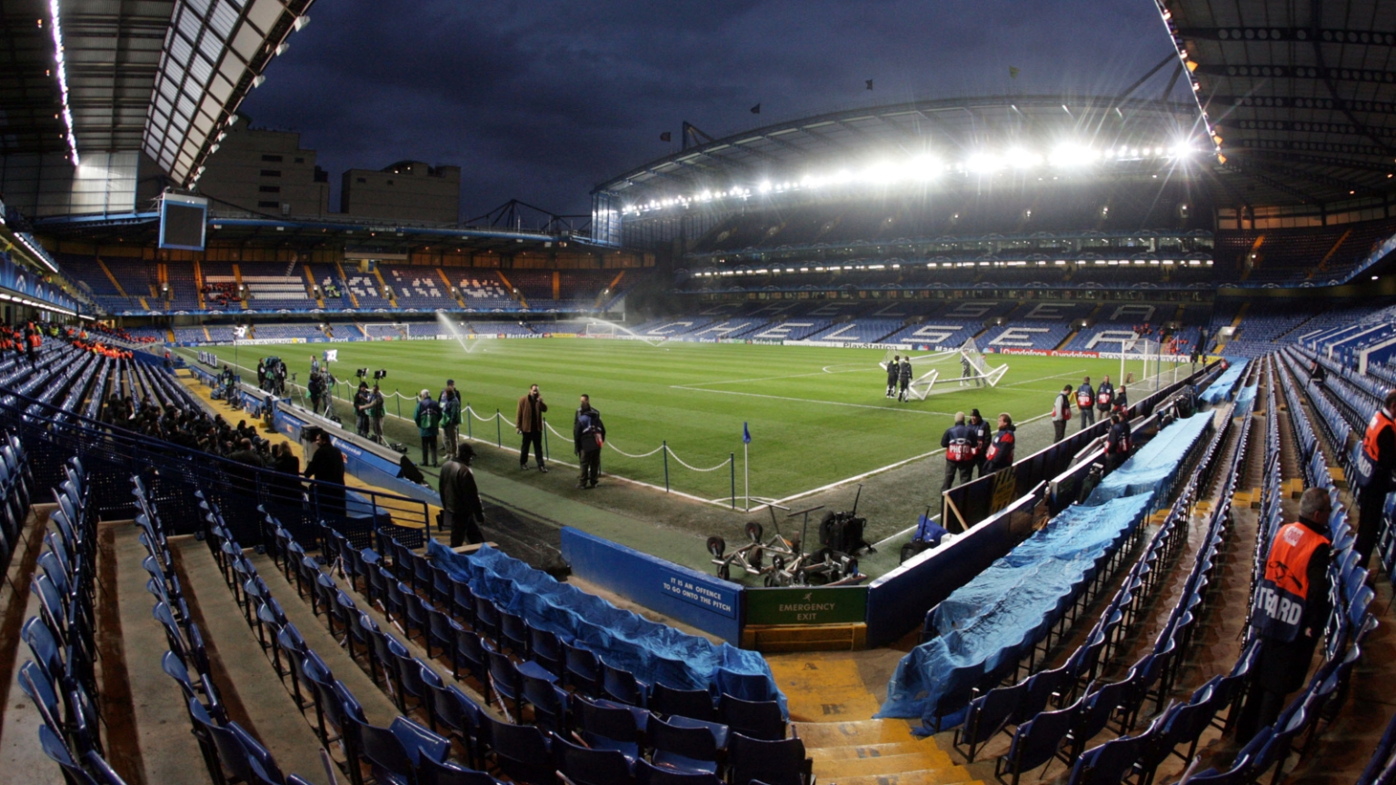 Τρόμος στο Λονδίνο: Συνελήφθη άνδρας κοντά στο «Στάμφορντ Μπριτζ» με όπλο! (video) - Monobala