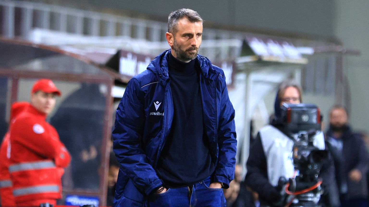 Αναταράξεις στον πάγκο της ΑΕΛ Novibet - Στην πόρτα της εξόδου ο Μαλεζάς, ποιοι εξετάζονται ...